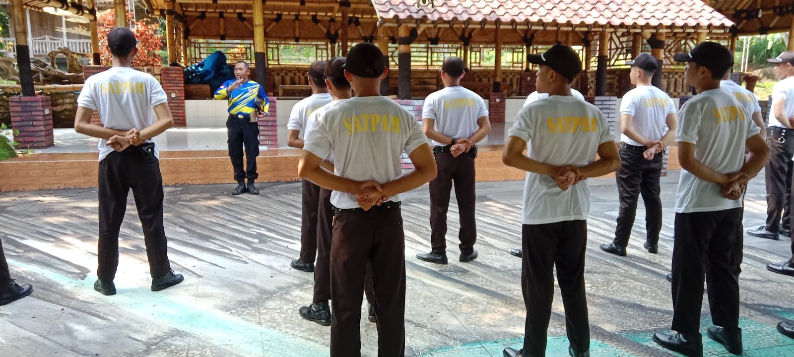 Mengapa Satpam harus Belajar Baris Berbaris. Berikut Ada 7 Poin Penting ... Mengapa Satpam harus Belajar Baris Berbaris. Berikut Ada 7 Poin Penting ...